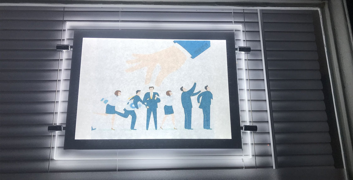 Transform Your High Street Office With LED Window Displays – iSpi Trade